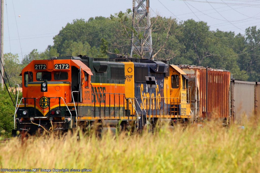 BNSF 2172 is on yard duty at north st louis.